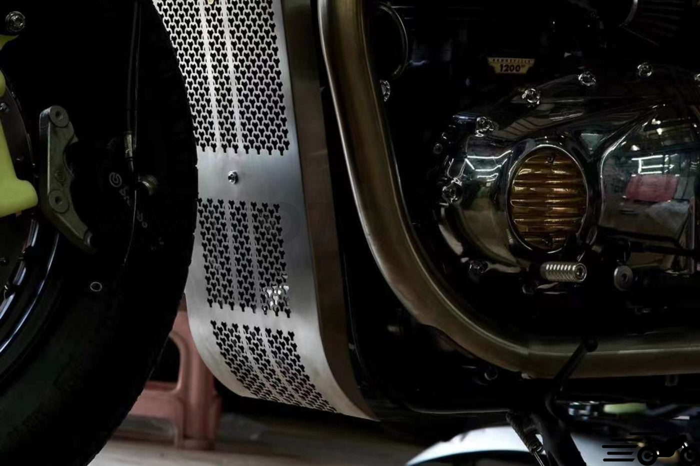 Radiator protection grill for Triumph Bobber - REM